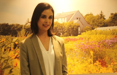 Llega Una isla de Arely Flores a la Plaza Cultural Los Laureles