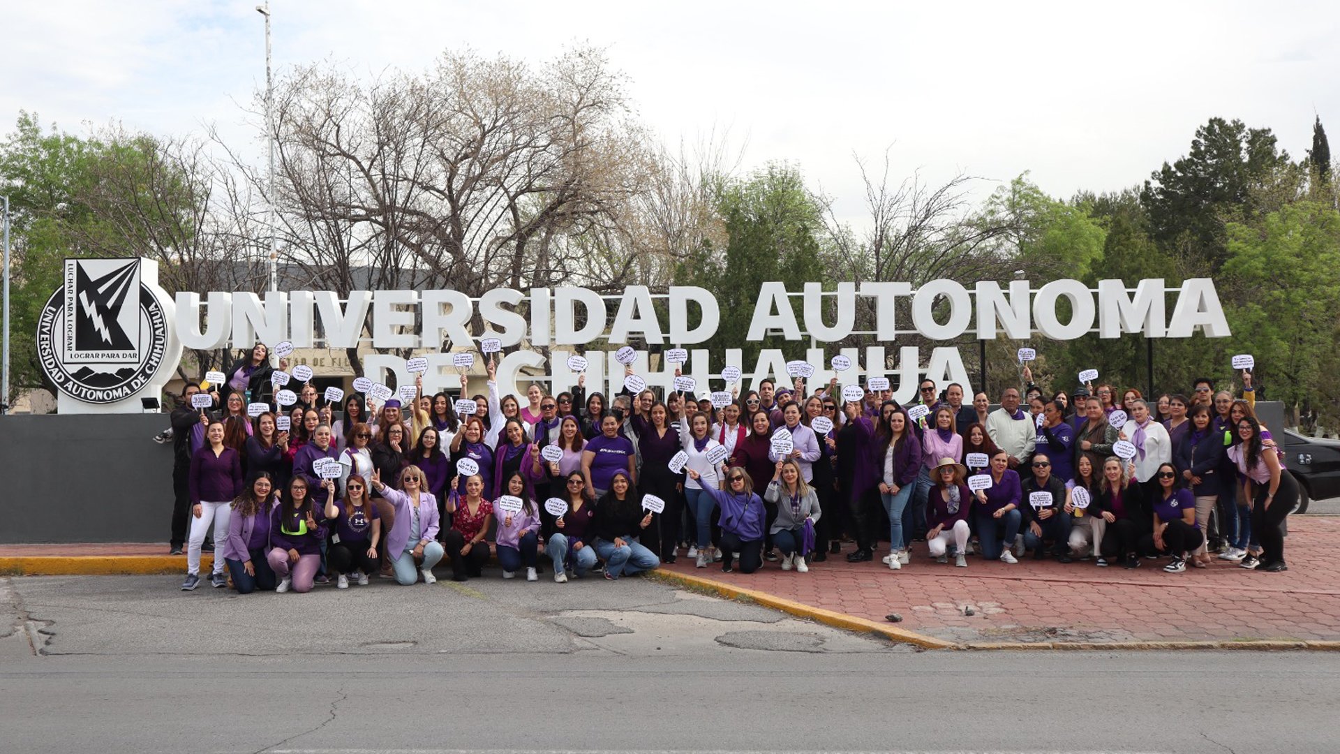 Realiza Dirección Administrativa “Caminata en Conmemoración al 8M”