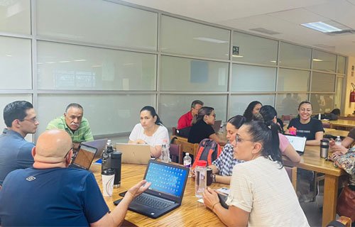 Realiza FCCF-UACH Academia General con docentes