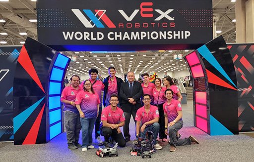 Equipo de robótica UACH presente en VEX Robotics World Championship