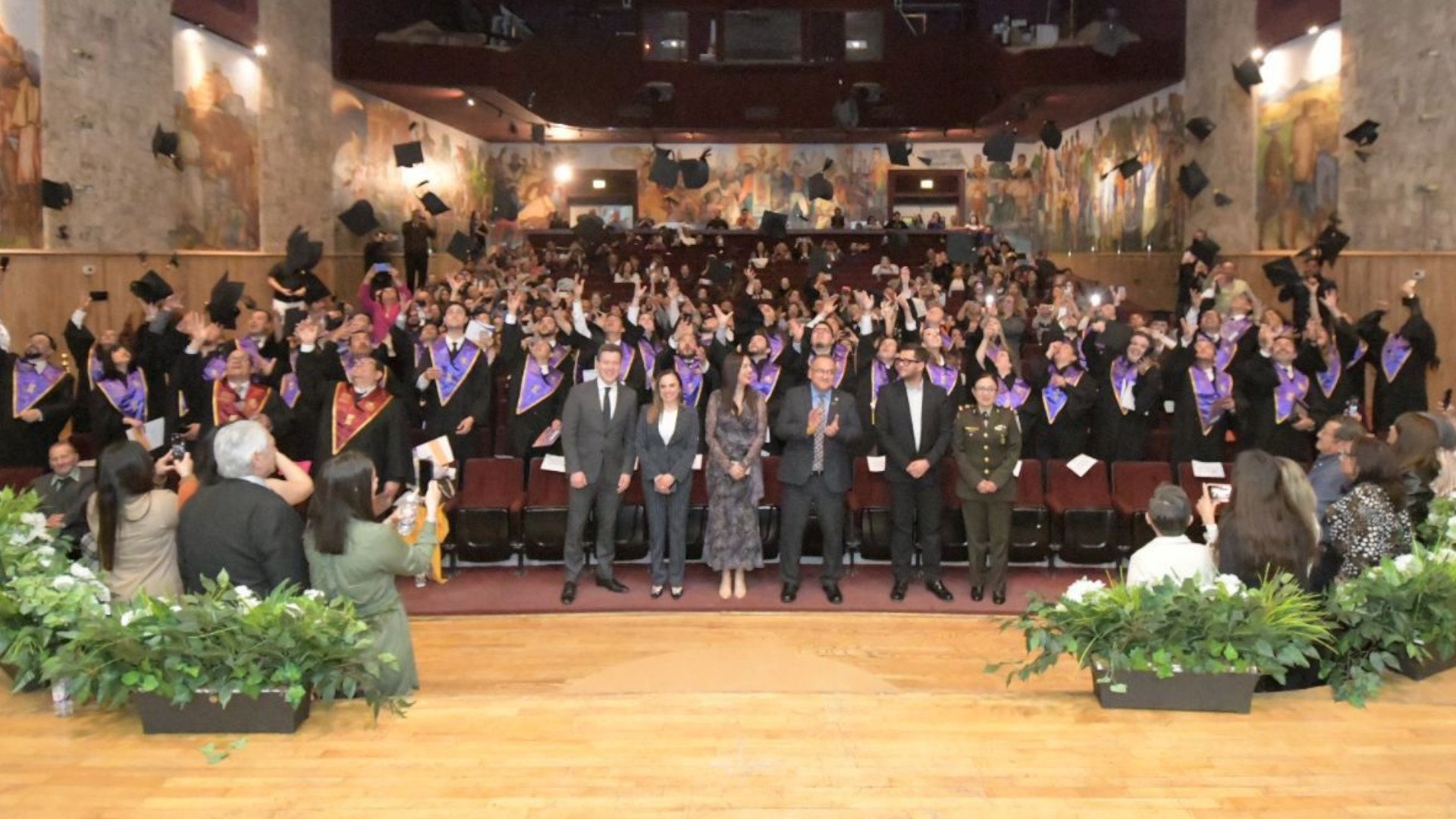 Realiza Facultad de Contaduría y Administración emotiva graduación de ...